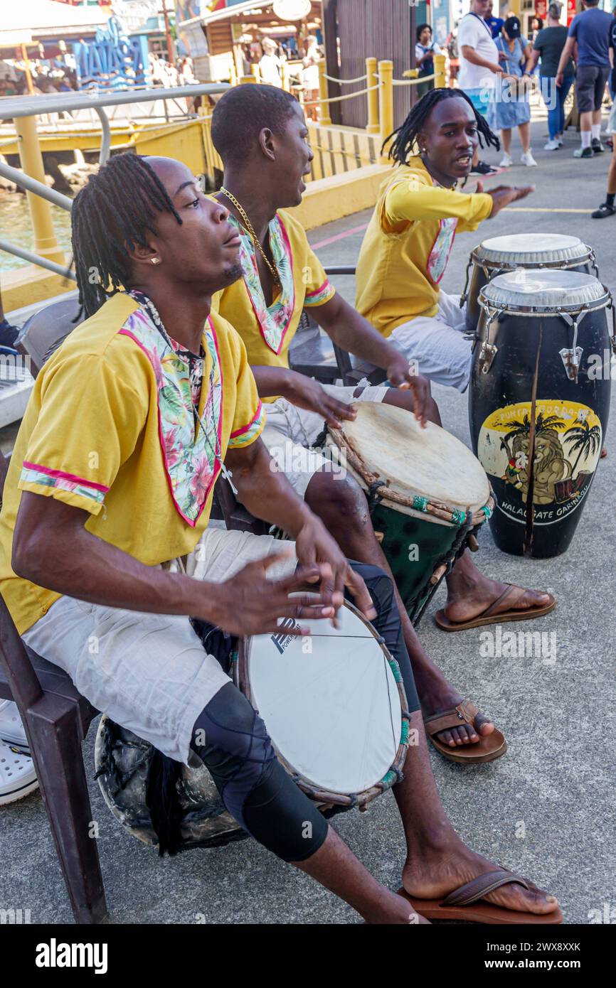 Garifuna punta primera segunda drums musicians hi-res stock photography ...