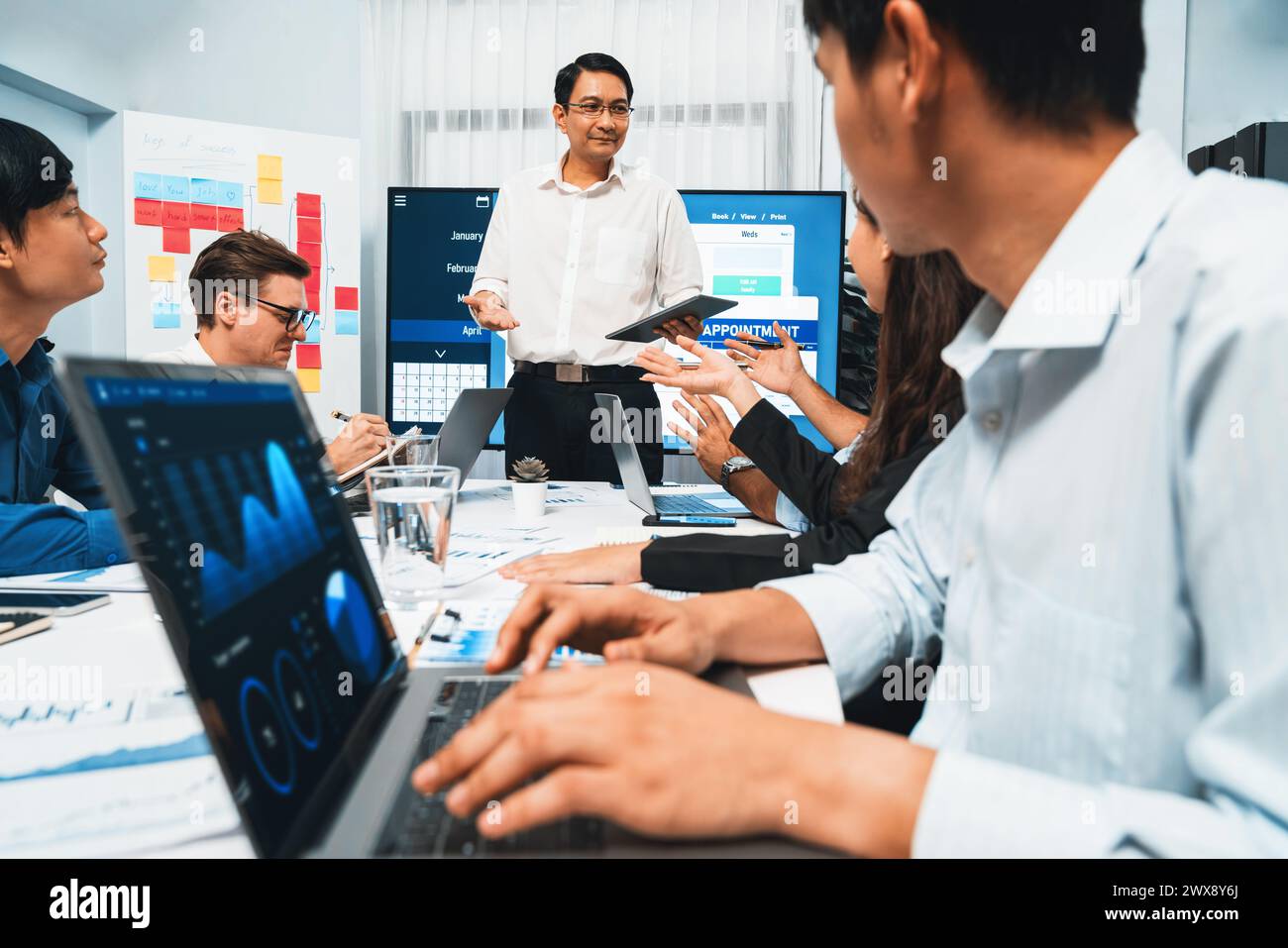Power bi laptop hi-res stock photography and images - Alamy