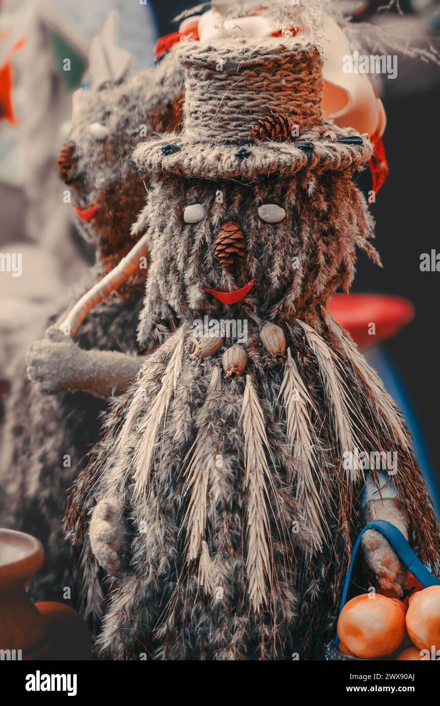 Straw little man hi-res stock photography and images - Alamy