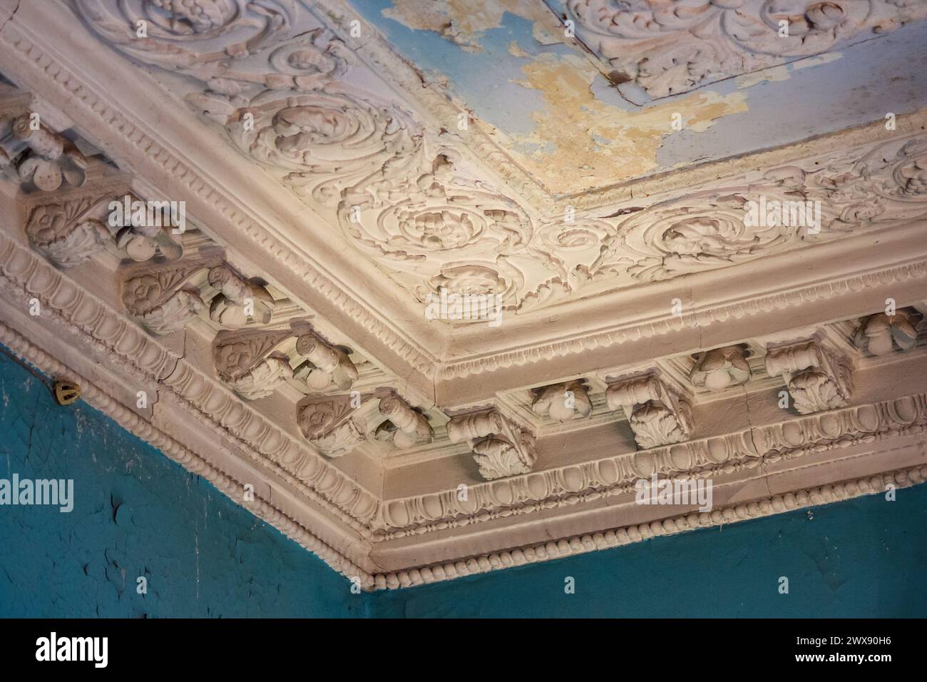 Stucco ceiling hi-res stock photography and images - Alamy
