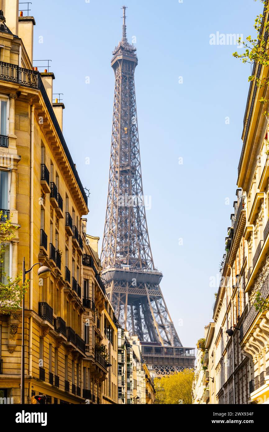 Historic parisian buildings hi-res stock photography and images - Alamy