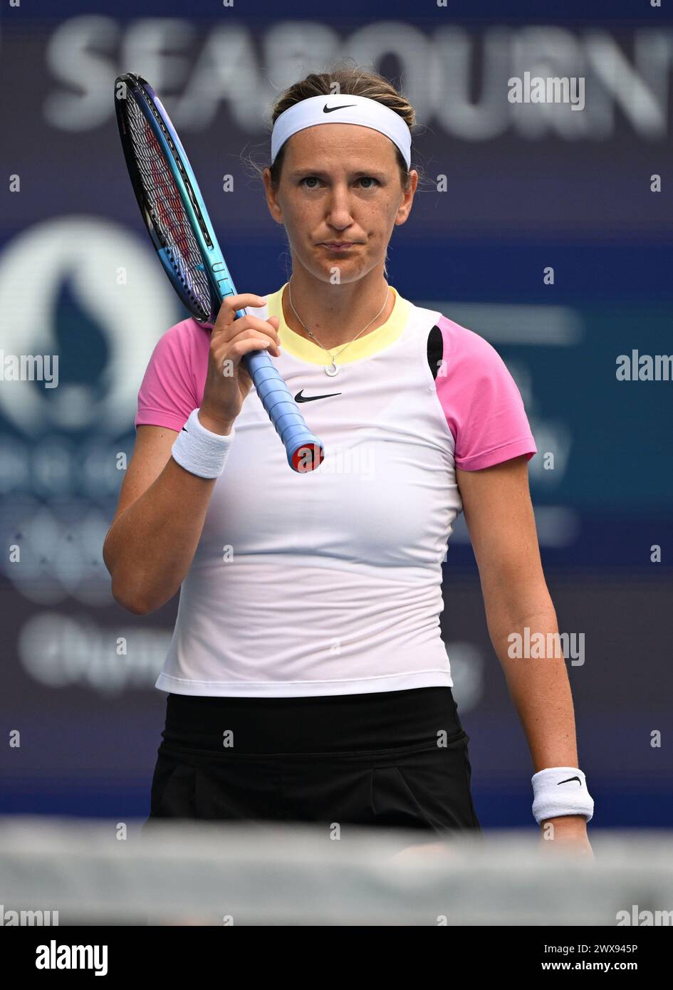 MIAMI GARDENS FL - MARCH 28: Victoria Azarenka Vs Elena Rybakina during ...
