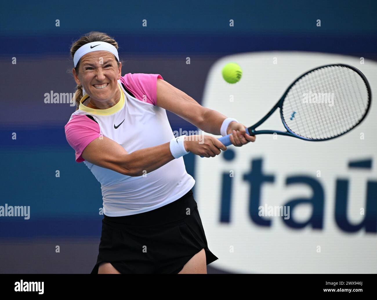 MIAMI GARDENS FL - MARCH 28: Victoria Azarenka Vs Elena Rybakina during ...