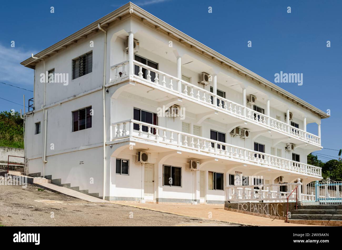 White house corridors hi-res stock photography and images - Alamy
