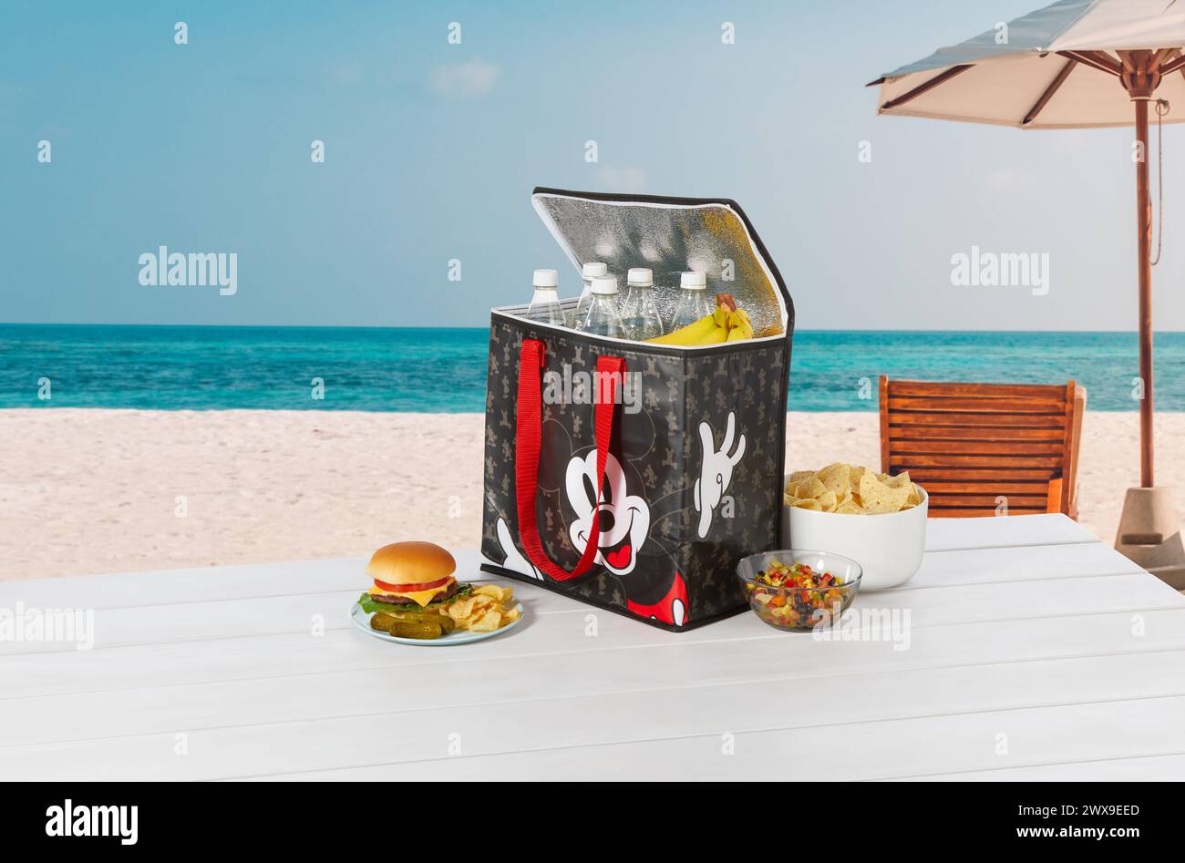 Disney mickey cooler bag hi-res stock photography and images - Alamy