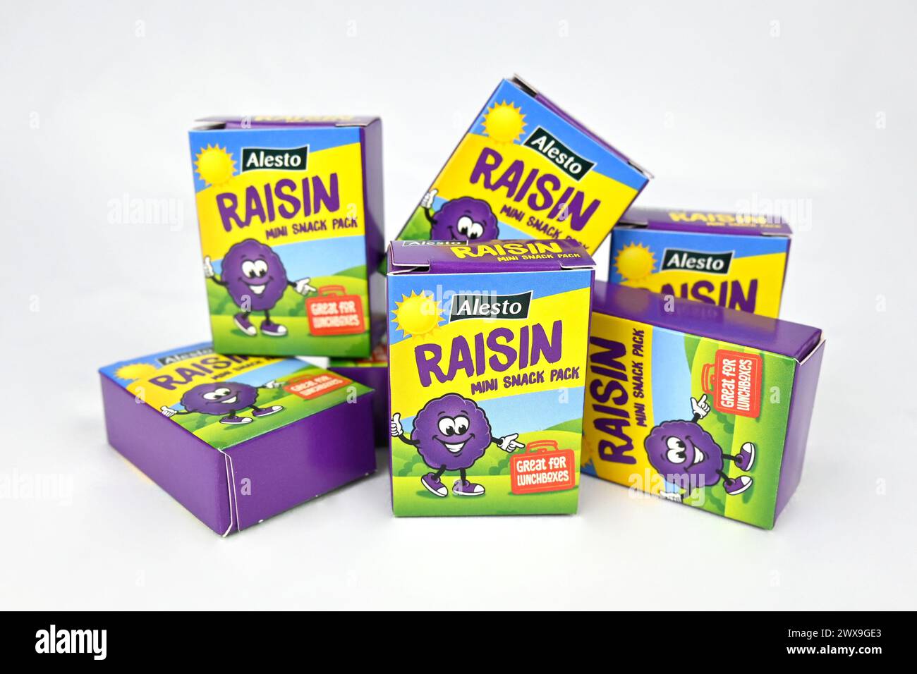 Lidl Alesto Mini Raisin Snack Packs - Wales, UK - 23 March 2024 Stock ...