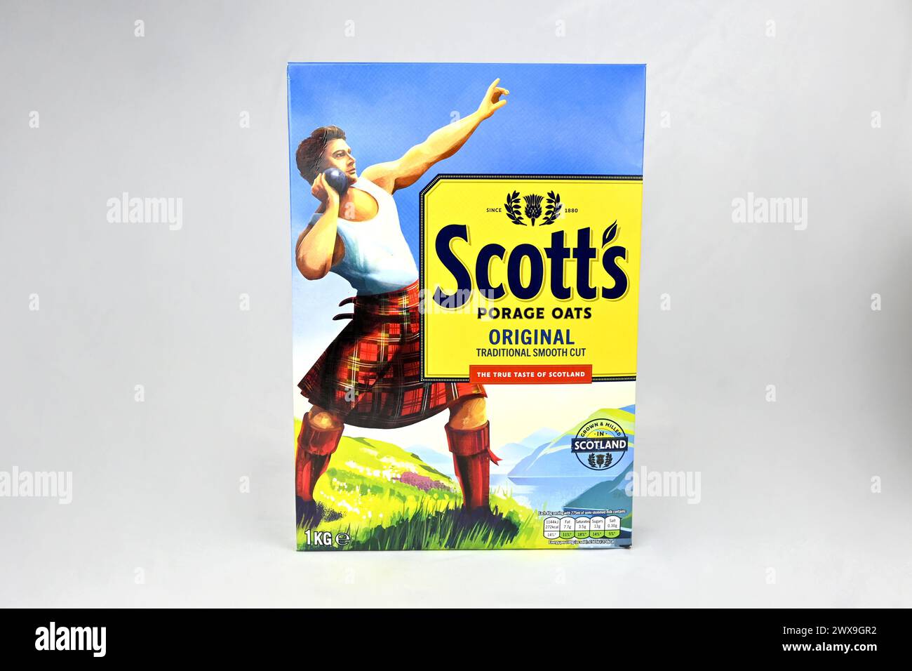 Scotts porage original porridge oats hi-res stock photography and ...