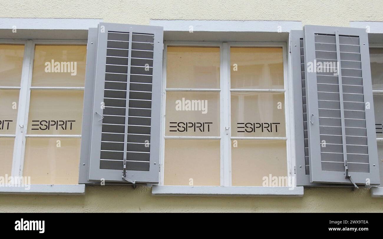 Kleiderkette hi-res stock photography and images - Alamy