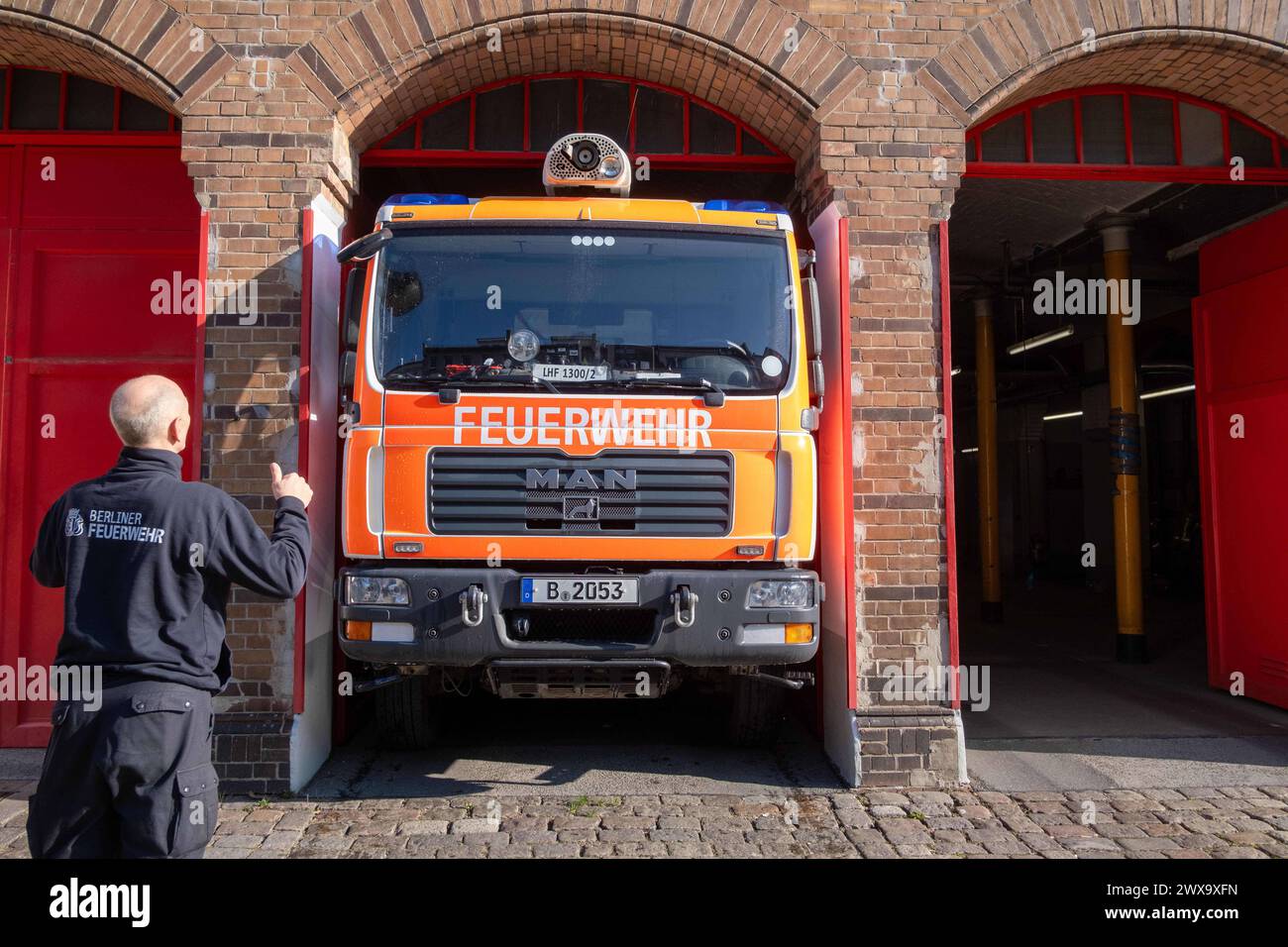 Berliner Feuerwehr Wache Wedding MTF3 Fahren Mit Der Berliner