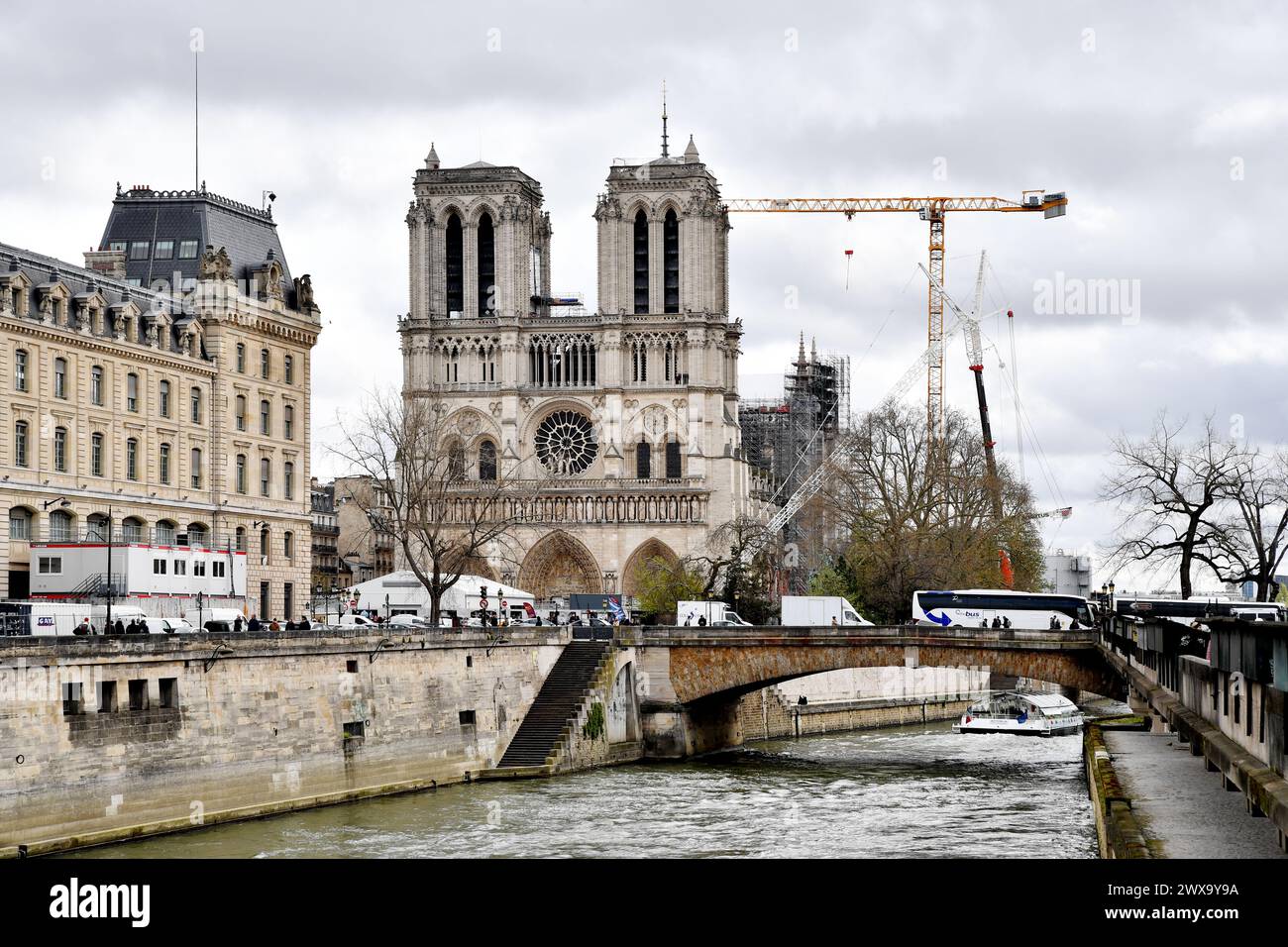 Notre Dame work site in Paris, France Stock Photo - Alamy