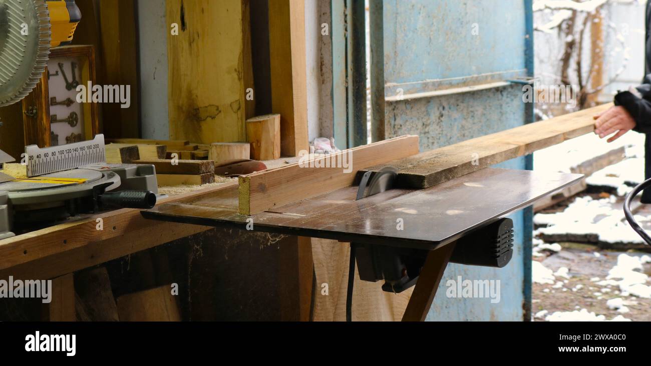 Longitudinal sawing hi-res stock photography and images - Alamy