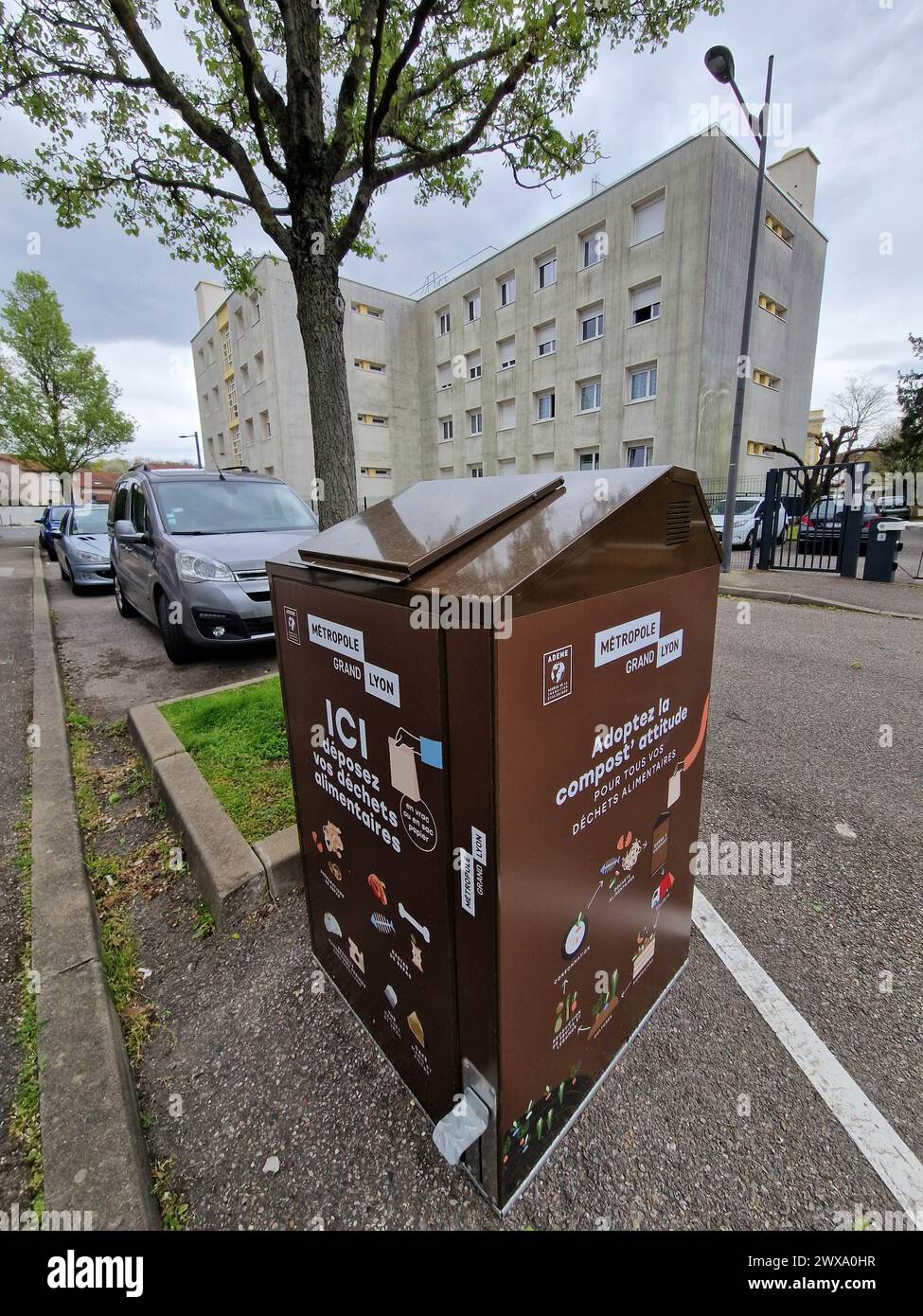 Food waste bin france hi-res stock photography and images - Alamy