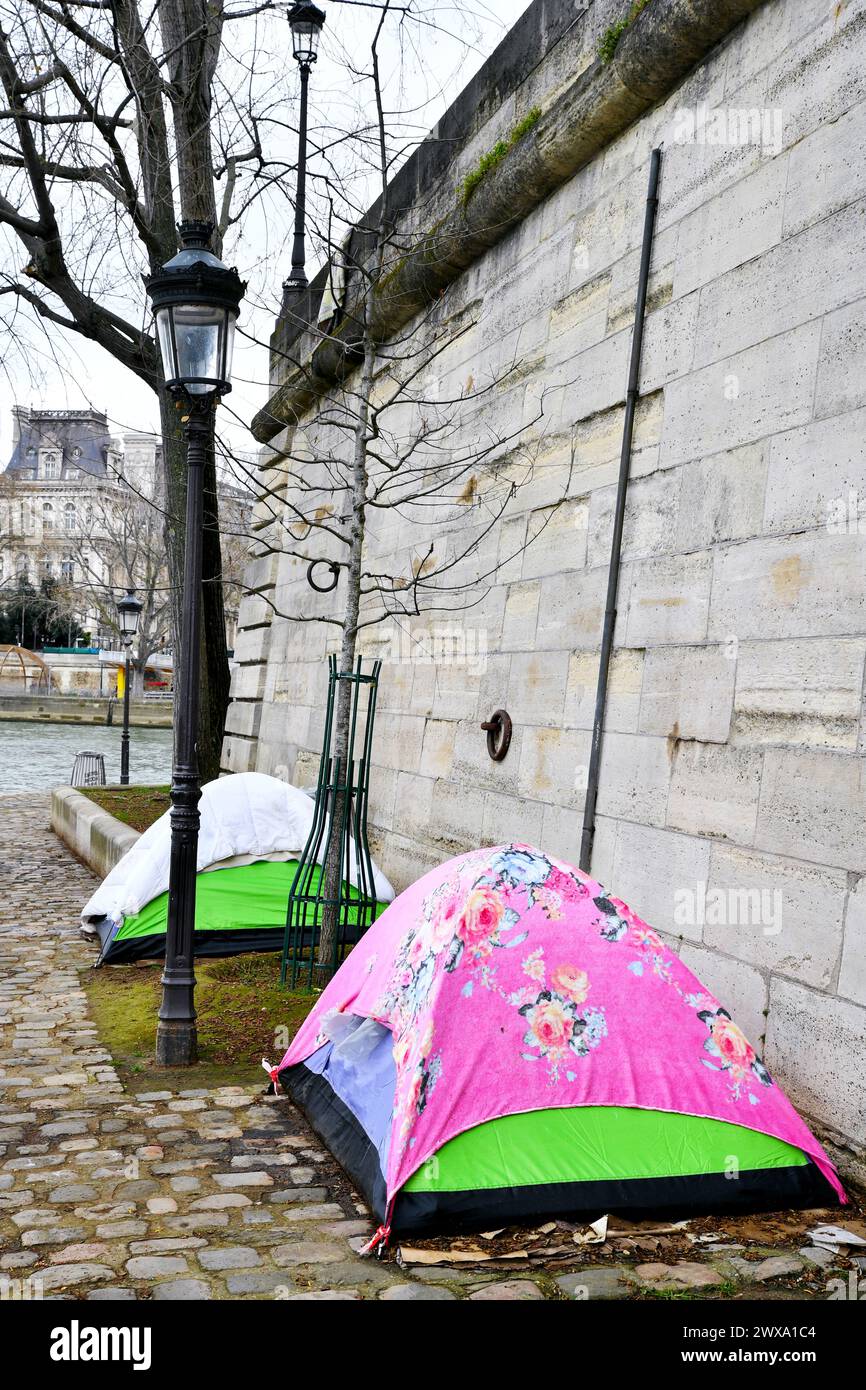 Homeless camp on the Seine Bank, Ile de la Cité, Paris, France Stock ...