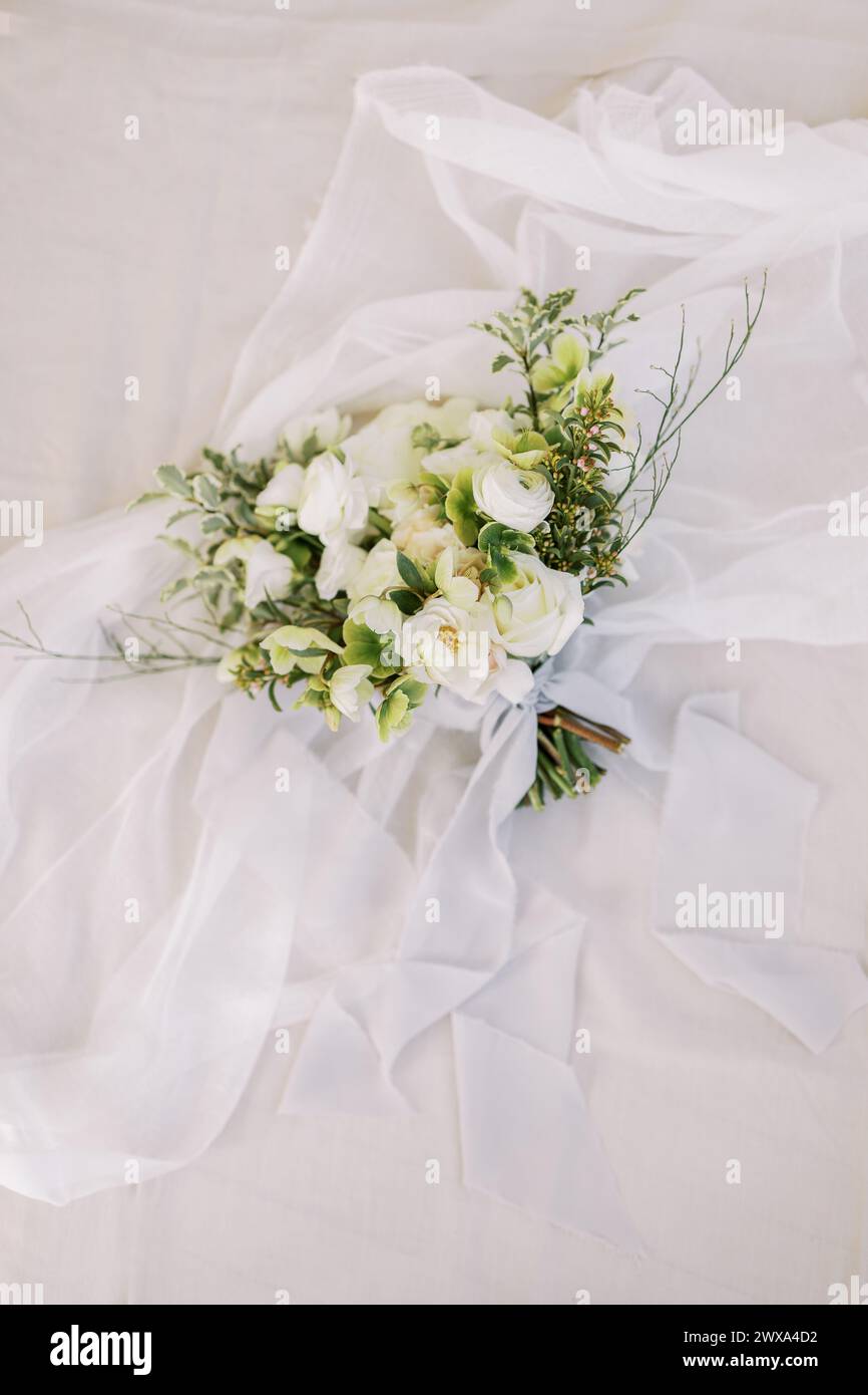Delicate ribbon hi-res stock photography and images - Alamy