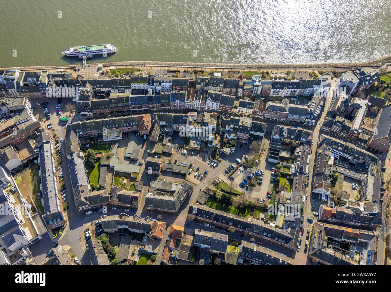 Parkplatz mit aussicht hi-res stock photography and images - Alamy