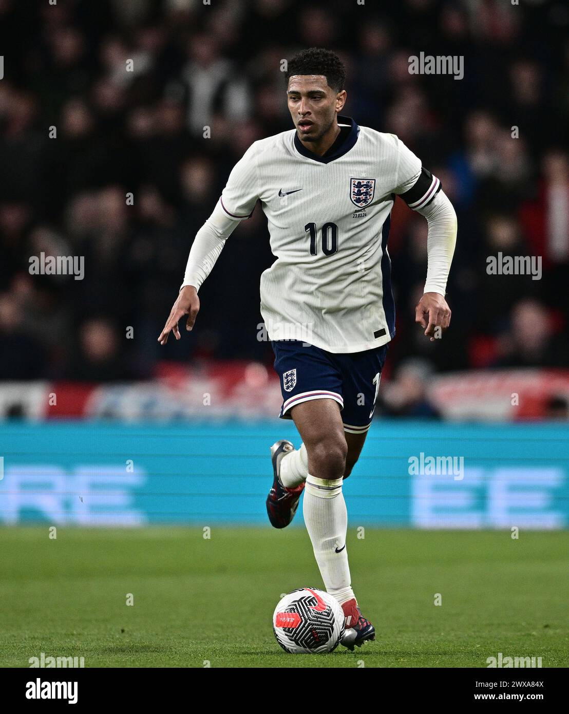 LONDON, ENGLAND - MARCH 23: Jude Bellingham of England in home kit ...