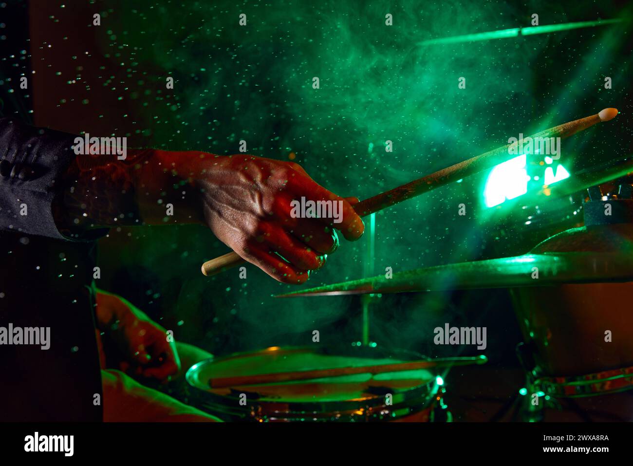 Show green percussion hi-res stock photography and images - Alamy