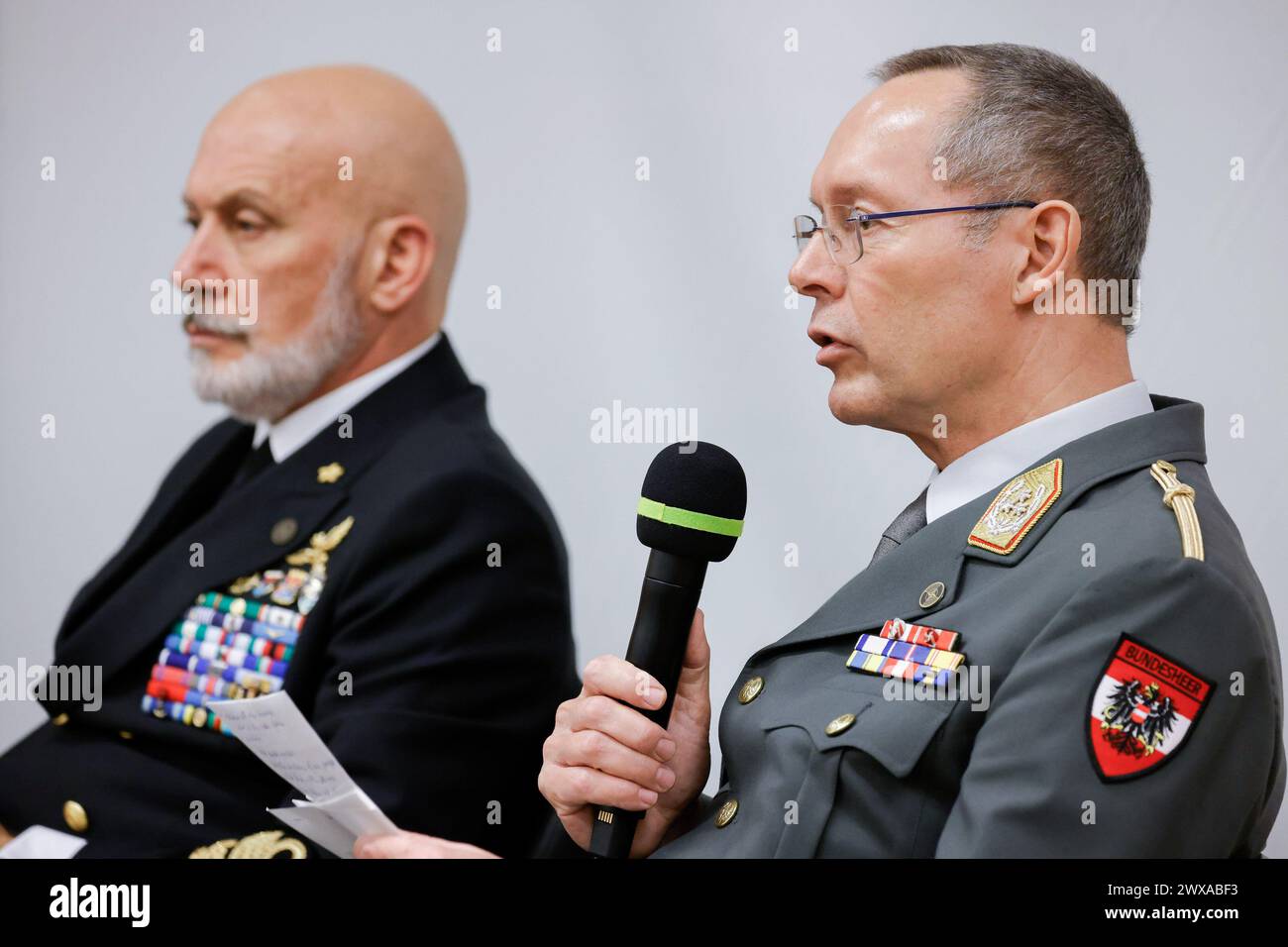 Austrian chief of defence staff hi-res stock photography and images - Alamy