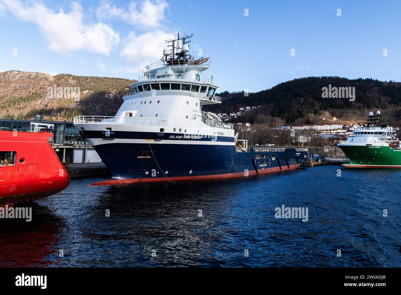 Offshore PSV platform supply vessel Island Contender at ...