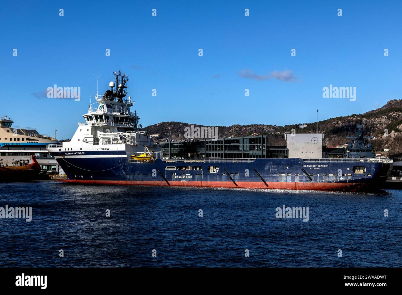 Offshore PSV platform supply vessel Island Contender at ...