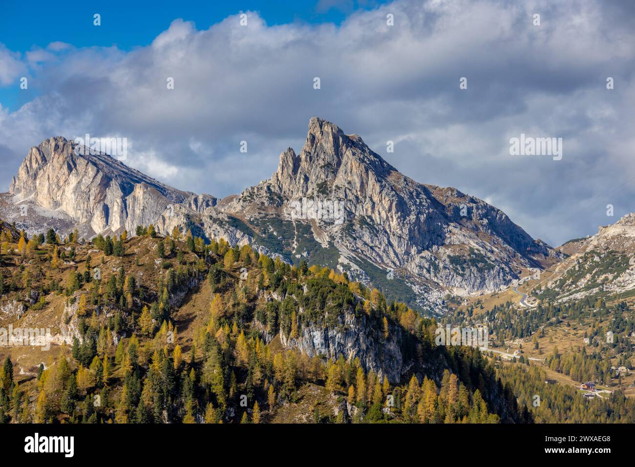 Dolomiti Alps autumn scenic mountain landscape. Italian Dolomites ...