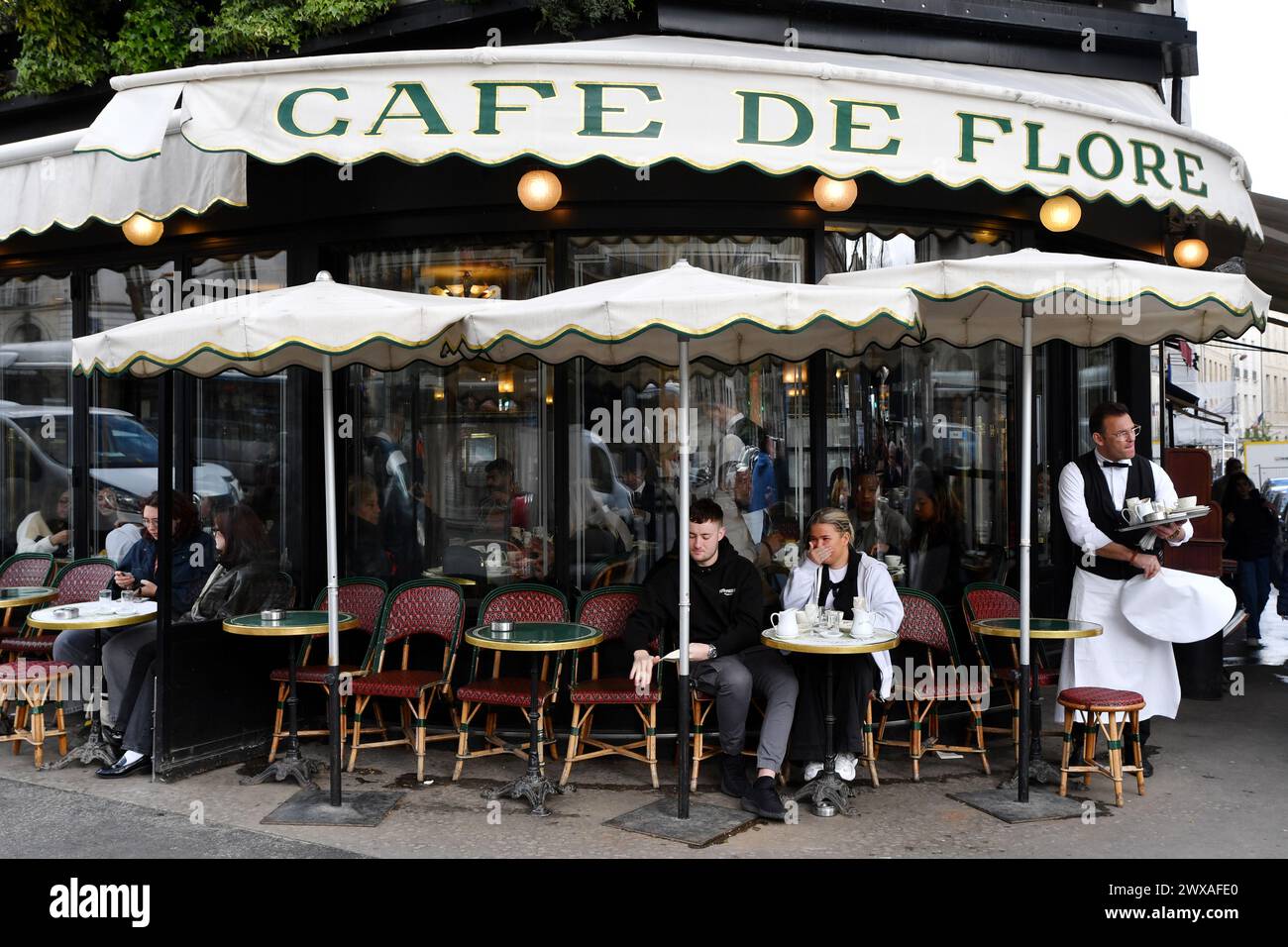 Café de Flore, Saint-Germain des Prés - Paris - France Stock Photo - Alamy