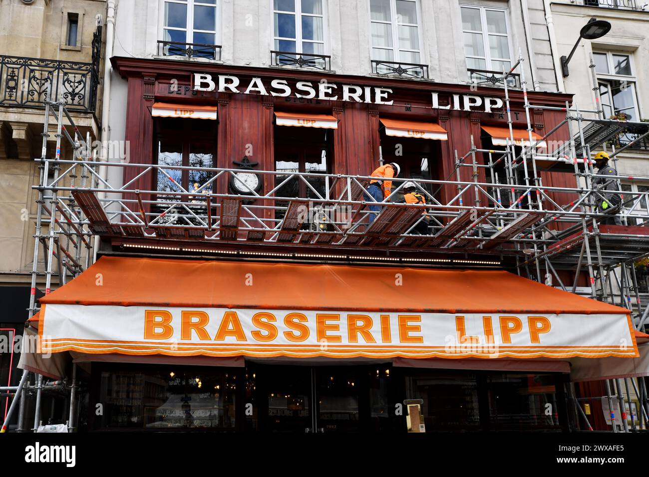 Lipp bar paris hi-res stock photography and images - Alamy
