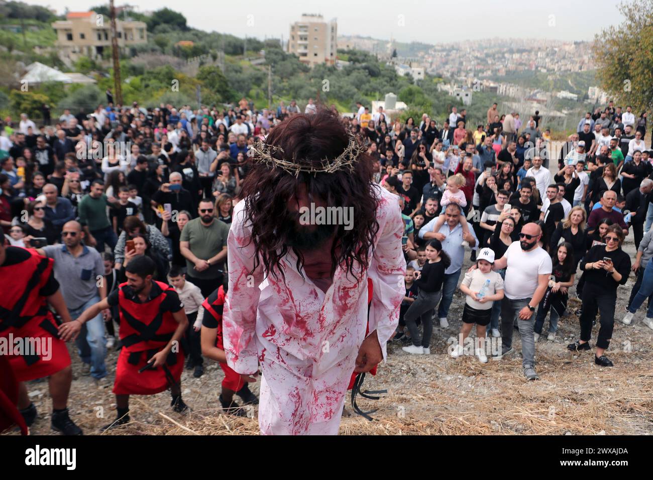 Lebanese Christians reenact the crucifixion of Jesus Christ sufferings ...