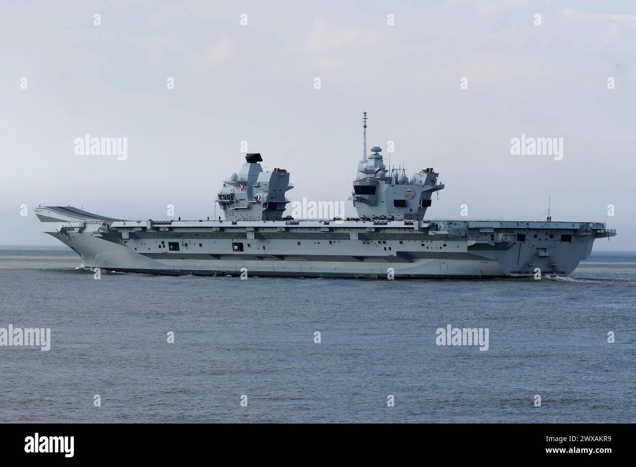 The British aircraft carrier HMS Prince of Wales R09 leaves the port of ...