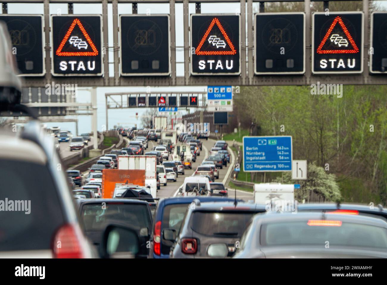 Fahrtrichtug hi-res stock photography and images - Alamy