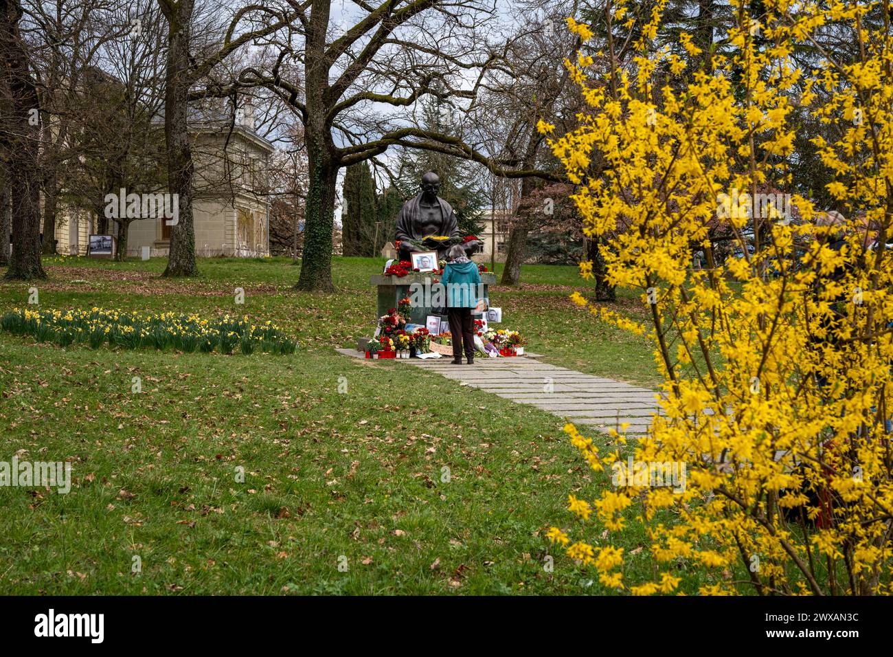 Navalny memorial hi-res stock photography and images - Alamy