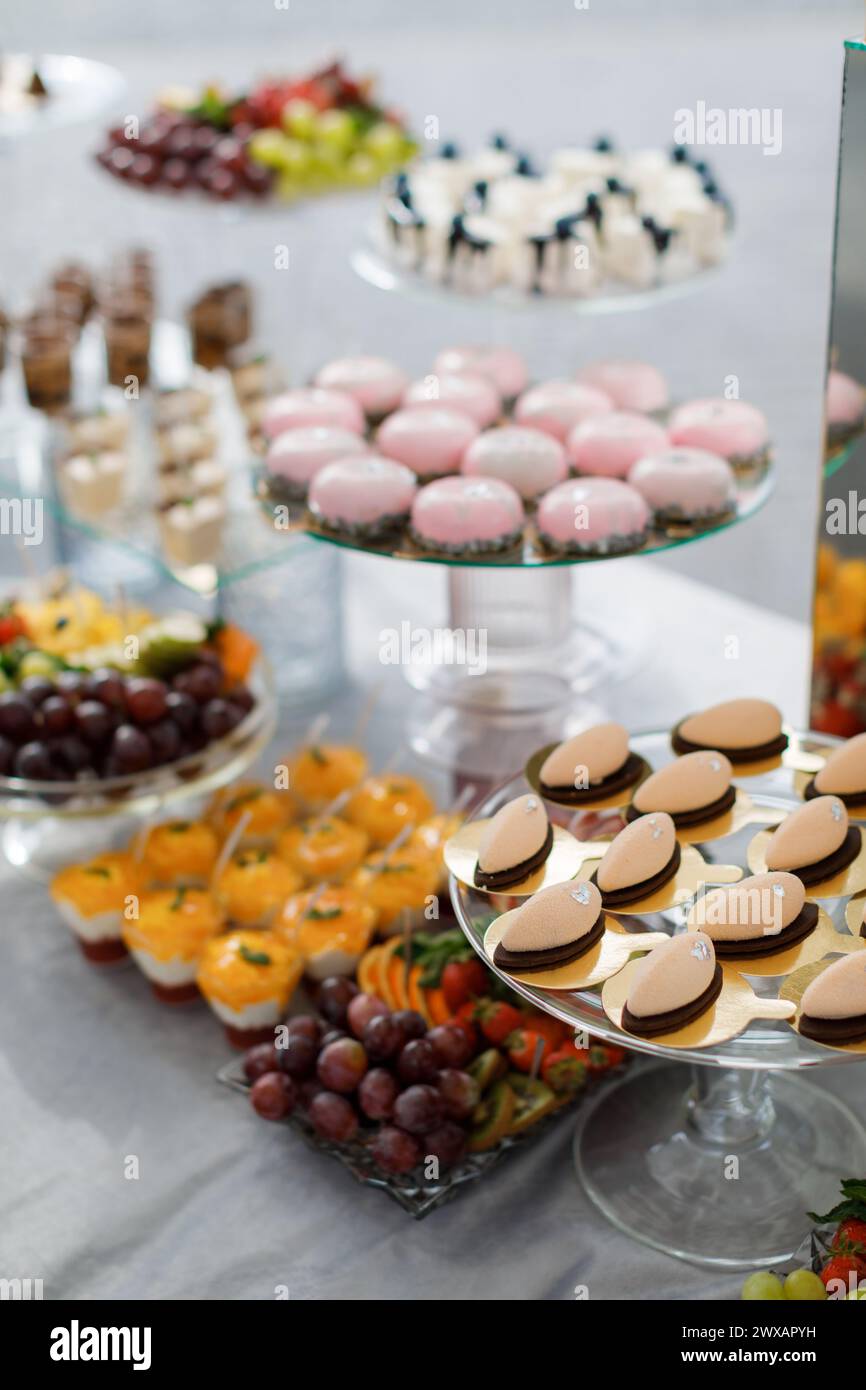 Visually appealing desserts hi-res stock photography and images - Alamy