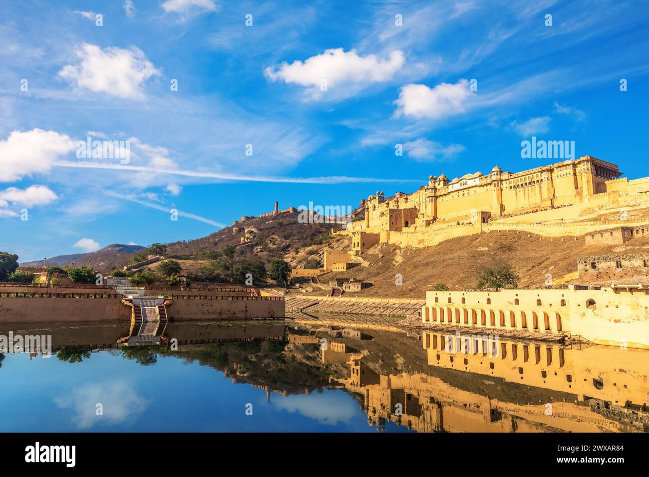 Amber Fort side view with reflection, Jaipur, Rajasthan, India Stock ...