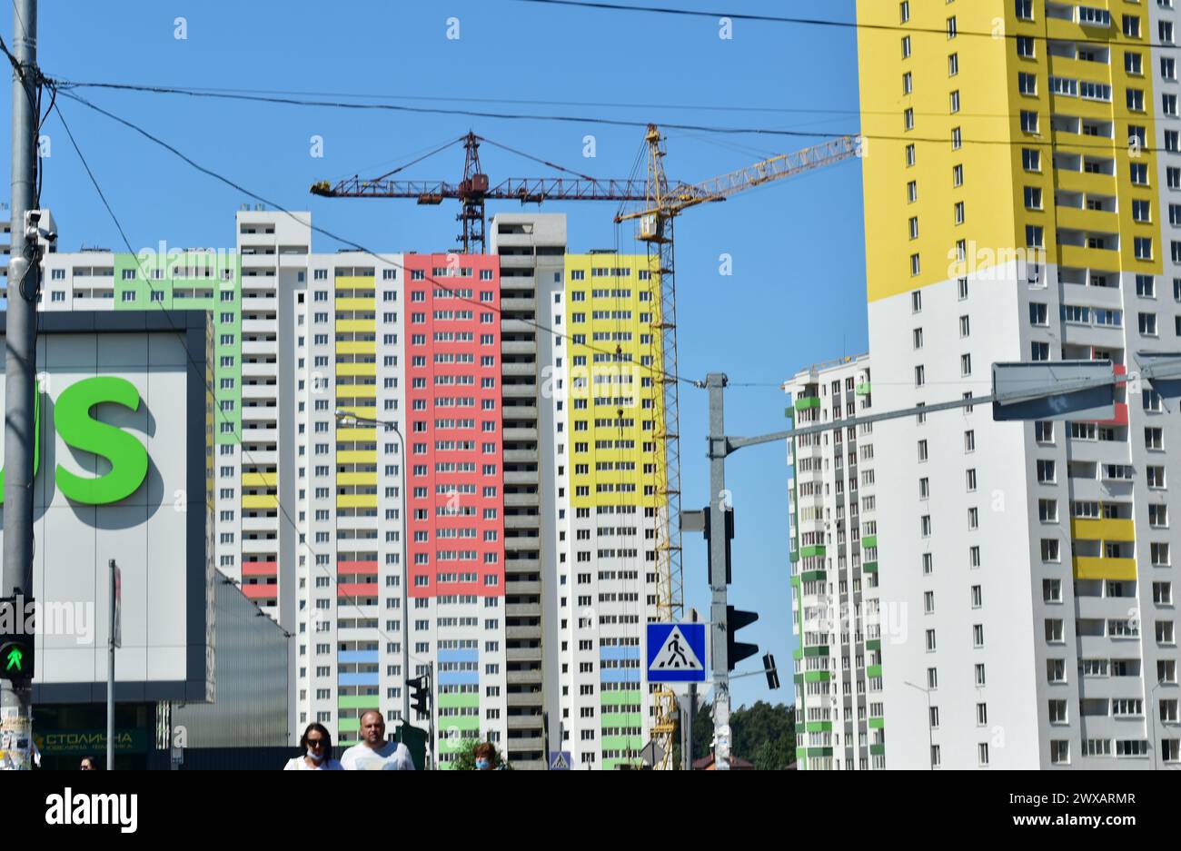 An ensemble consisting of high-rise buildings stretching out into the ...