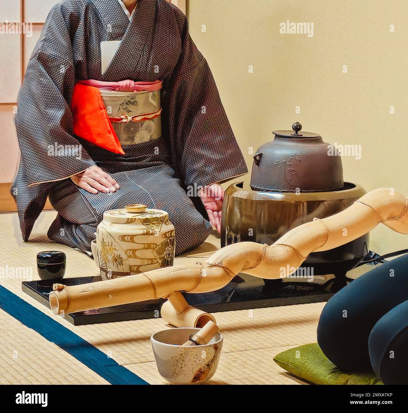 Preparation Of Japanese Tea By A Japanese Woman Stock Photo - Alamy