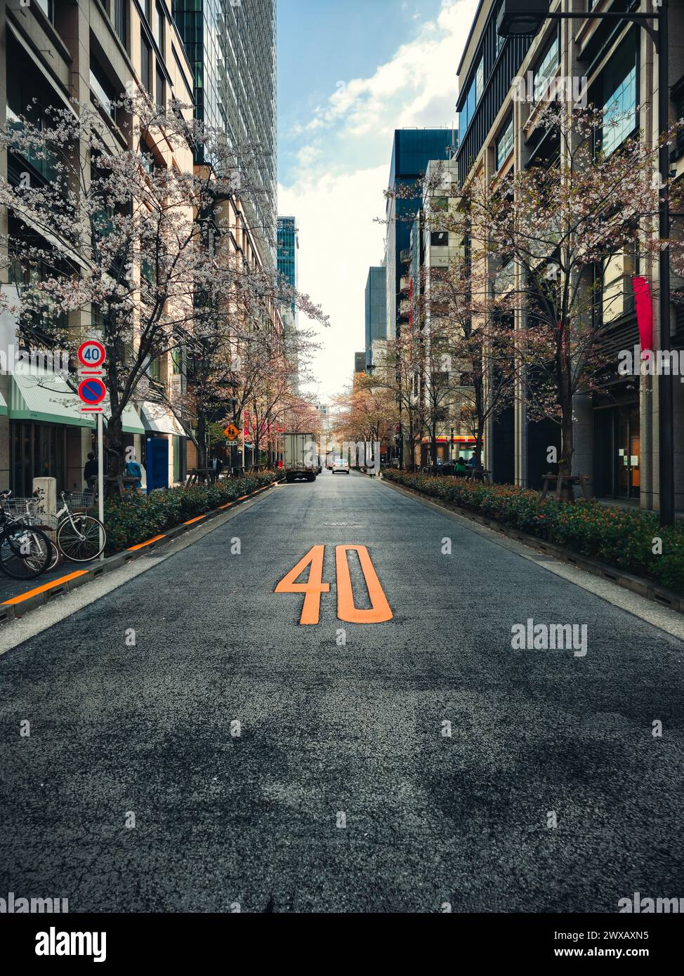 Empty downtown street intersection hi-res stock photography and images ...