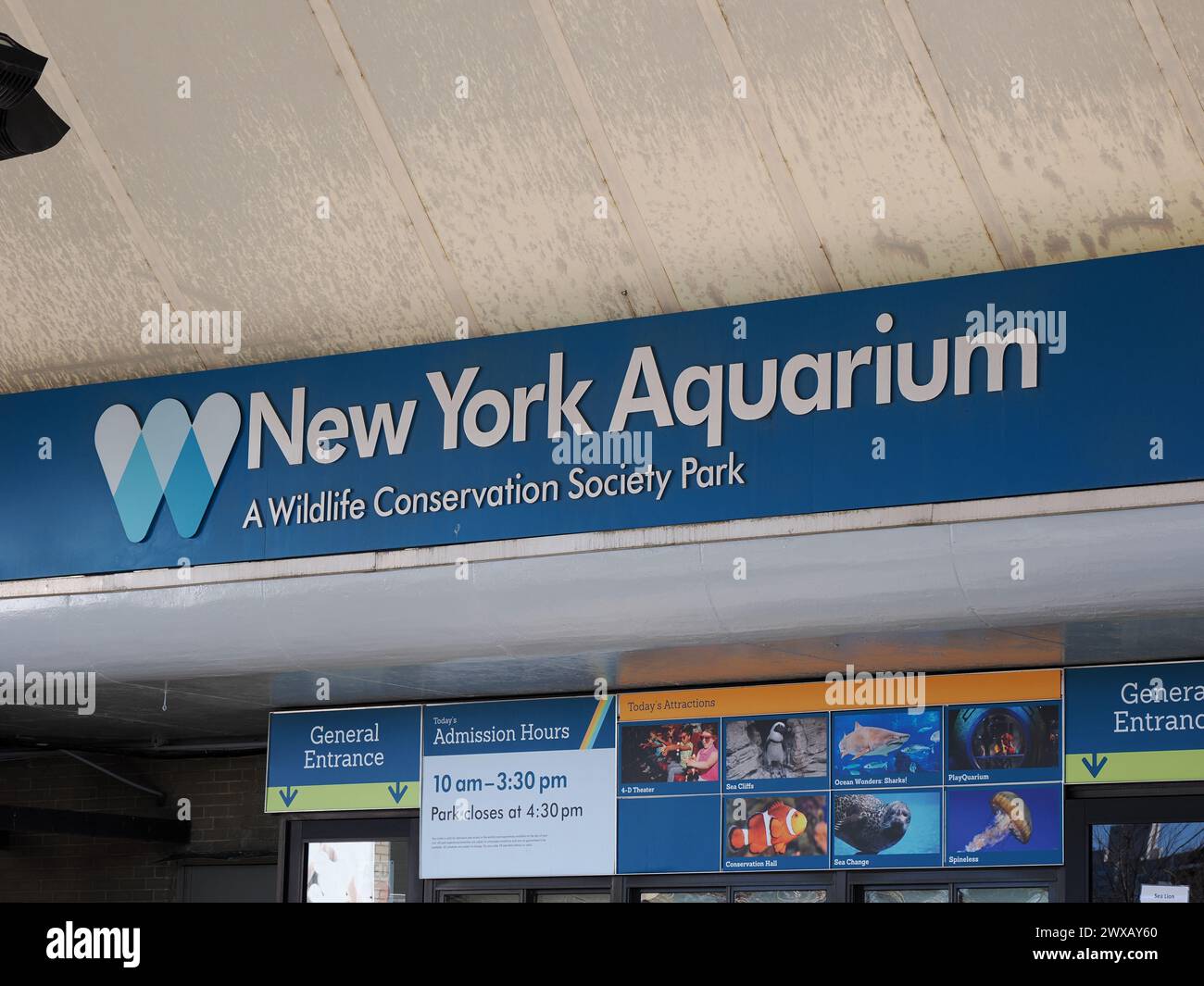 Image of the New York Aquarium, located in Coney Island Stock Photo - Alamy