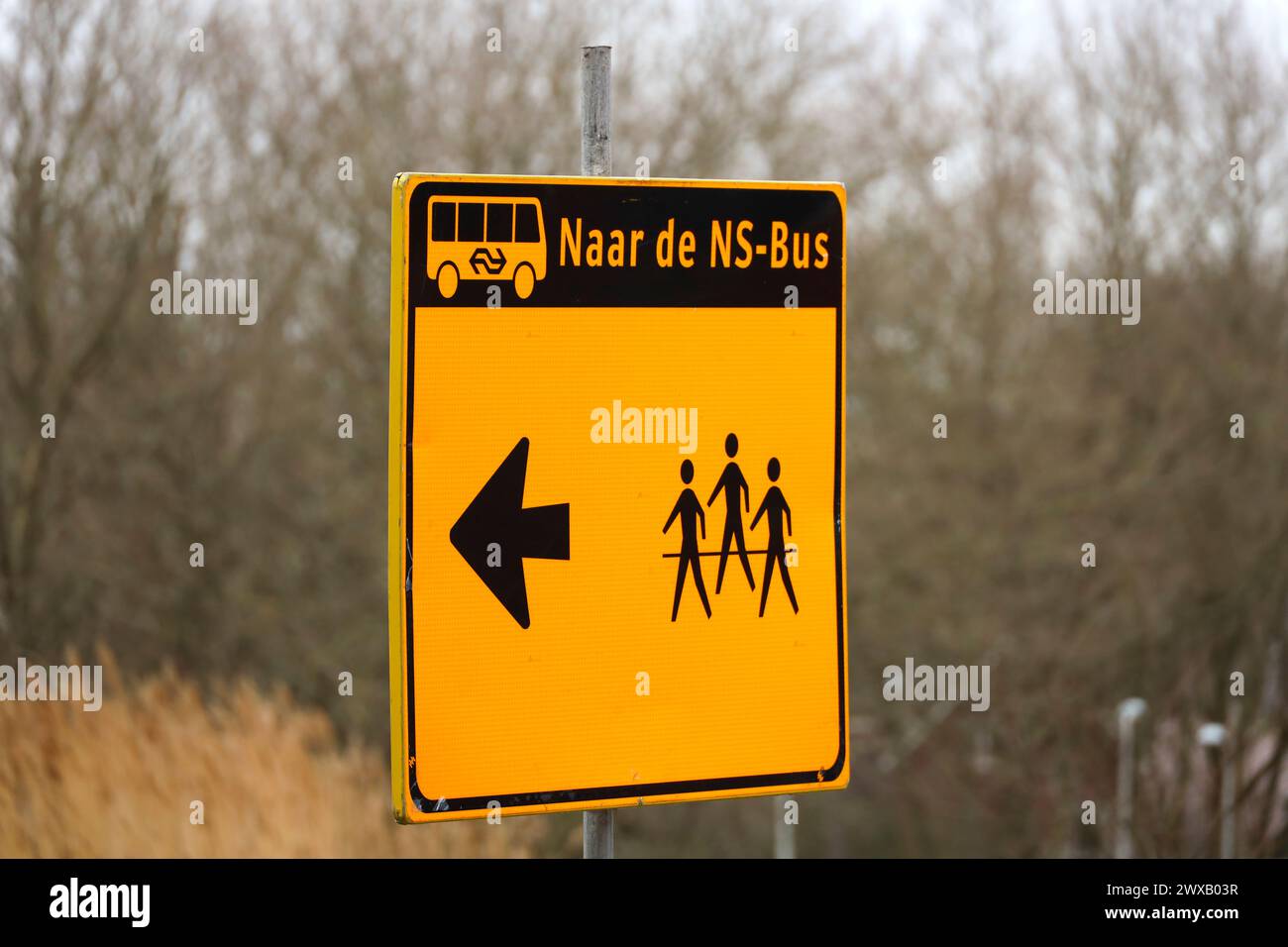 Train boarding point hi-res stock photography and images - Alamy