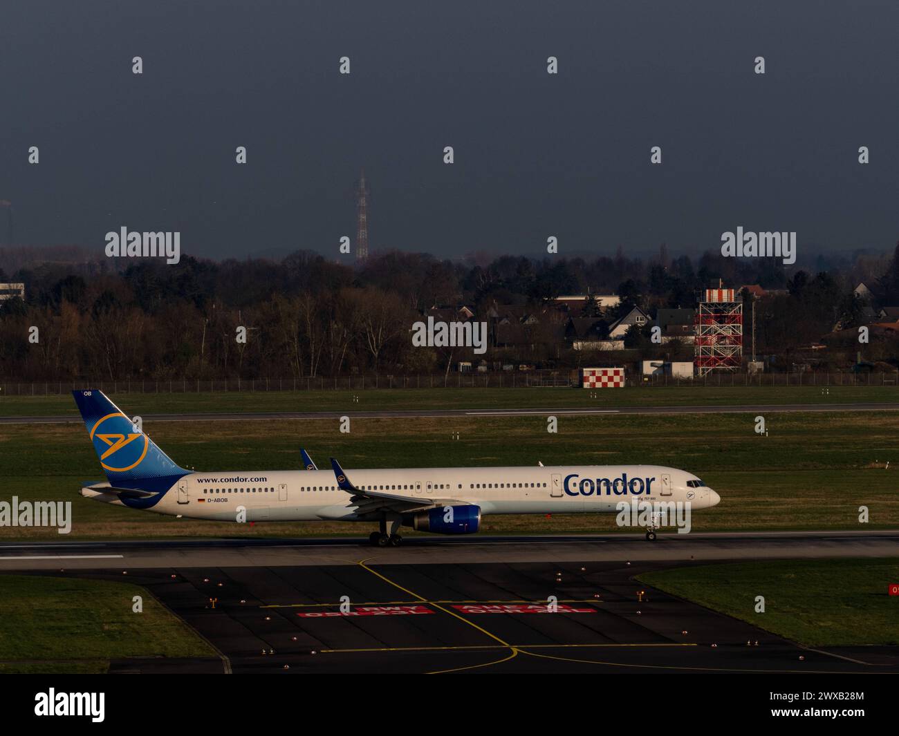 Noch fliegen sie, die Boeing 757-300 für Condor. Hier die D-ABOB in der ...