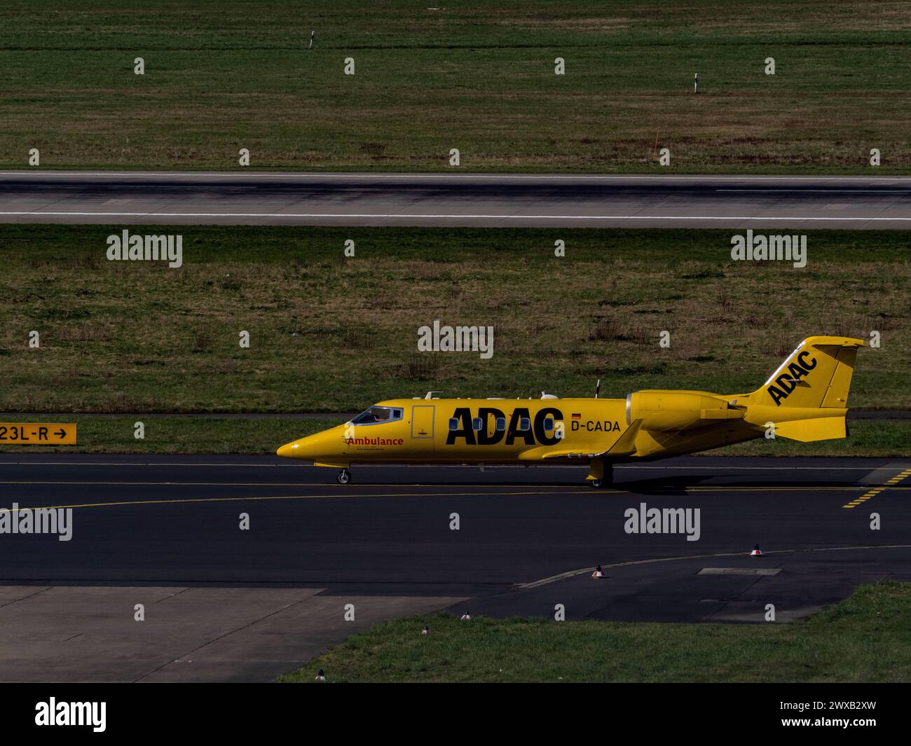 Hilfe der fluggesellschaft hi-res stock photography and images - Alamy