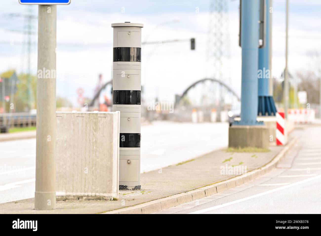 Stock- und Symbolbilder I 29.03.2024 Fester Blitzer, Stationäre Blitzer ...