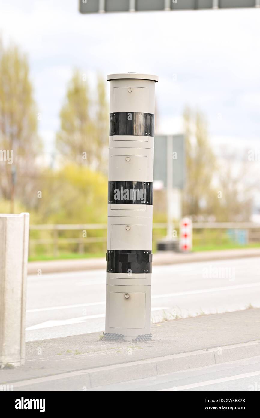 Stock- und Symbolbilder I 29.03.2024 Fester Blitzer, Stationäre Blitzer ...