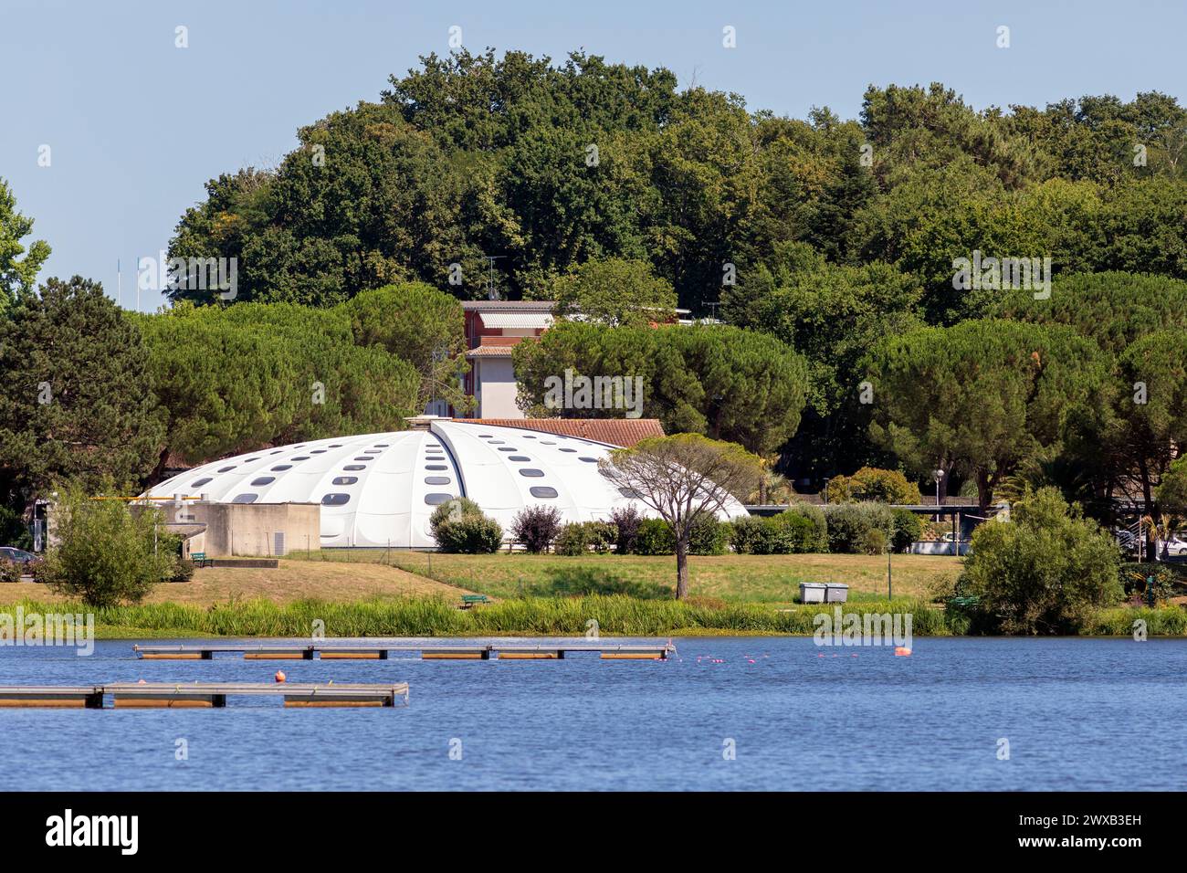 Municipal swimming pool hi-res stock photography and images - Alamy