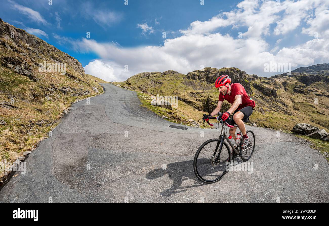 Cyclist hairpin corner hi-res stock photography and images - Alamy