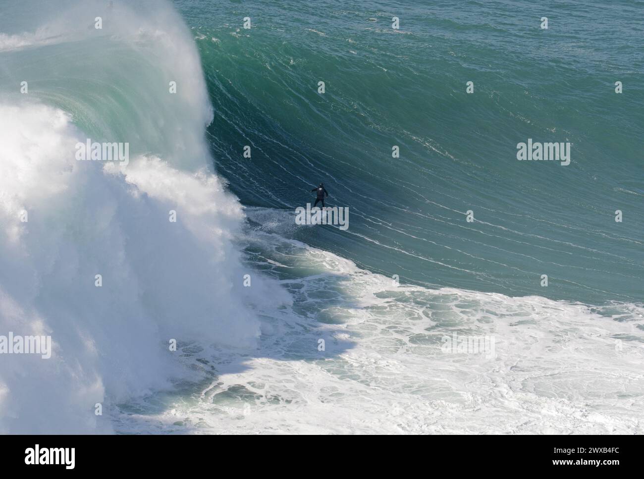 Dangerous surf hi-res stock photography and images - Alamy