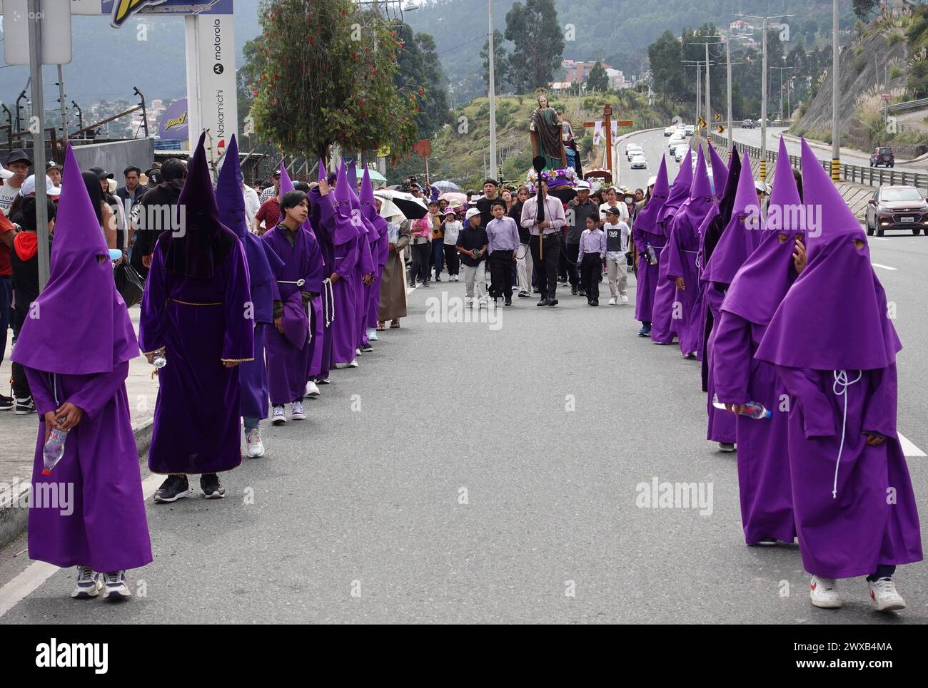 CUENCA-VIACRUSIS-SEMANA SANTA-TURI Cuenca,Ecuador 29 de marzo de 2024 ...