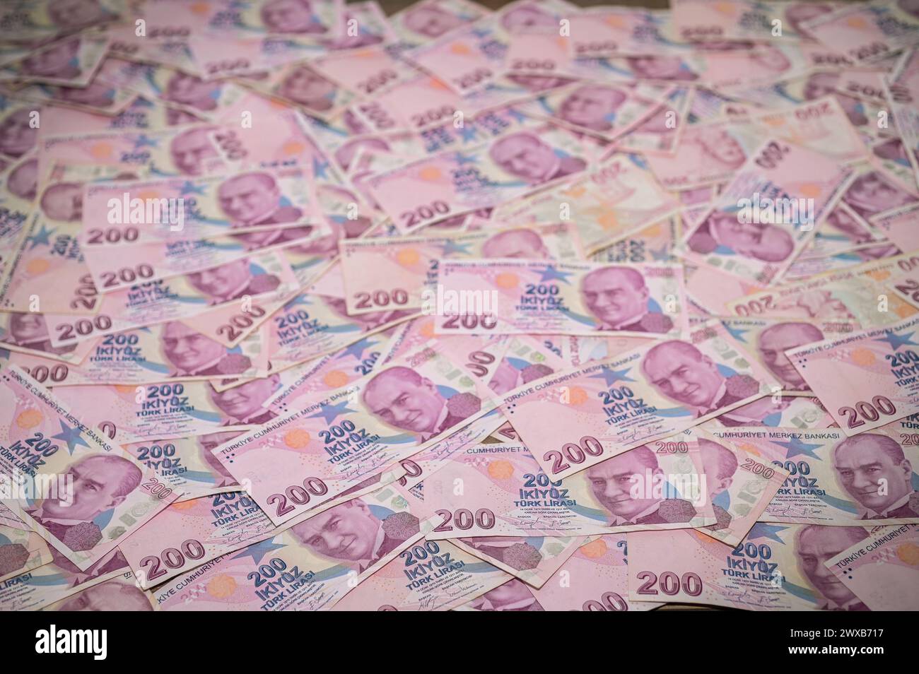 Close up Turkish money 200 TL banknot lines. 1 Stock Photo - Alamy