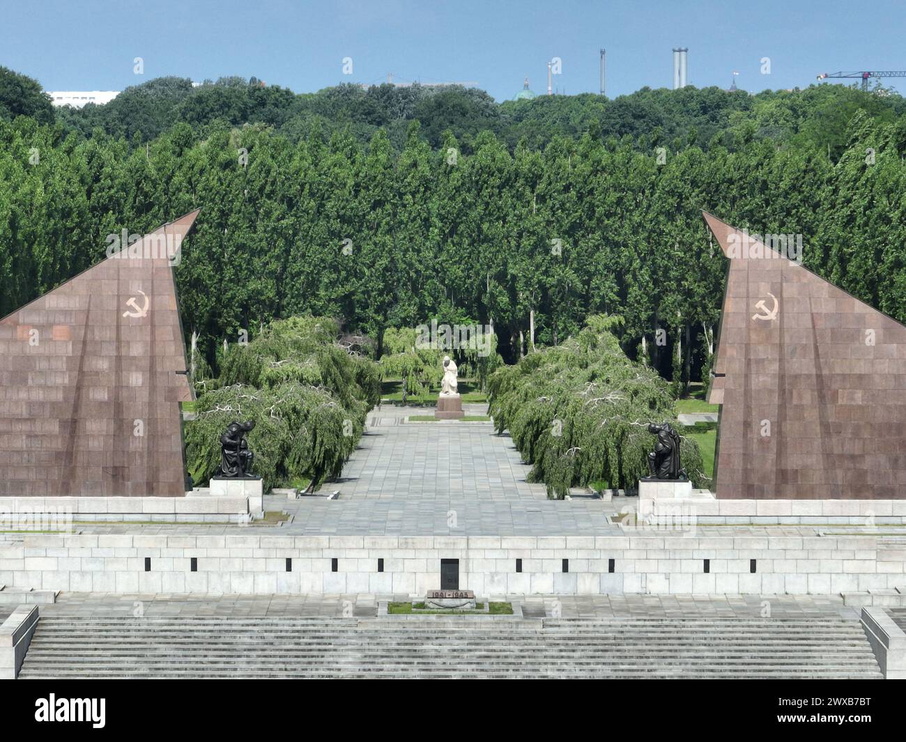 Aerial view of Soviet War Memorial with a great Red Army soldier in ...
