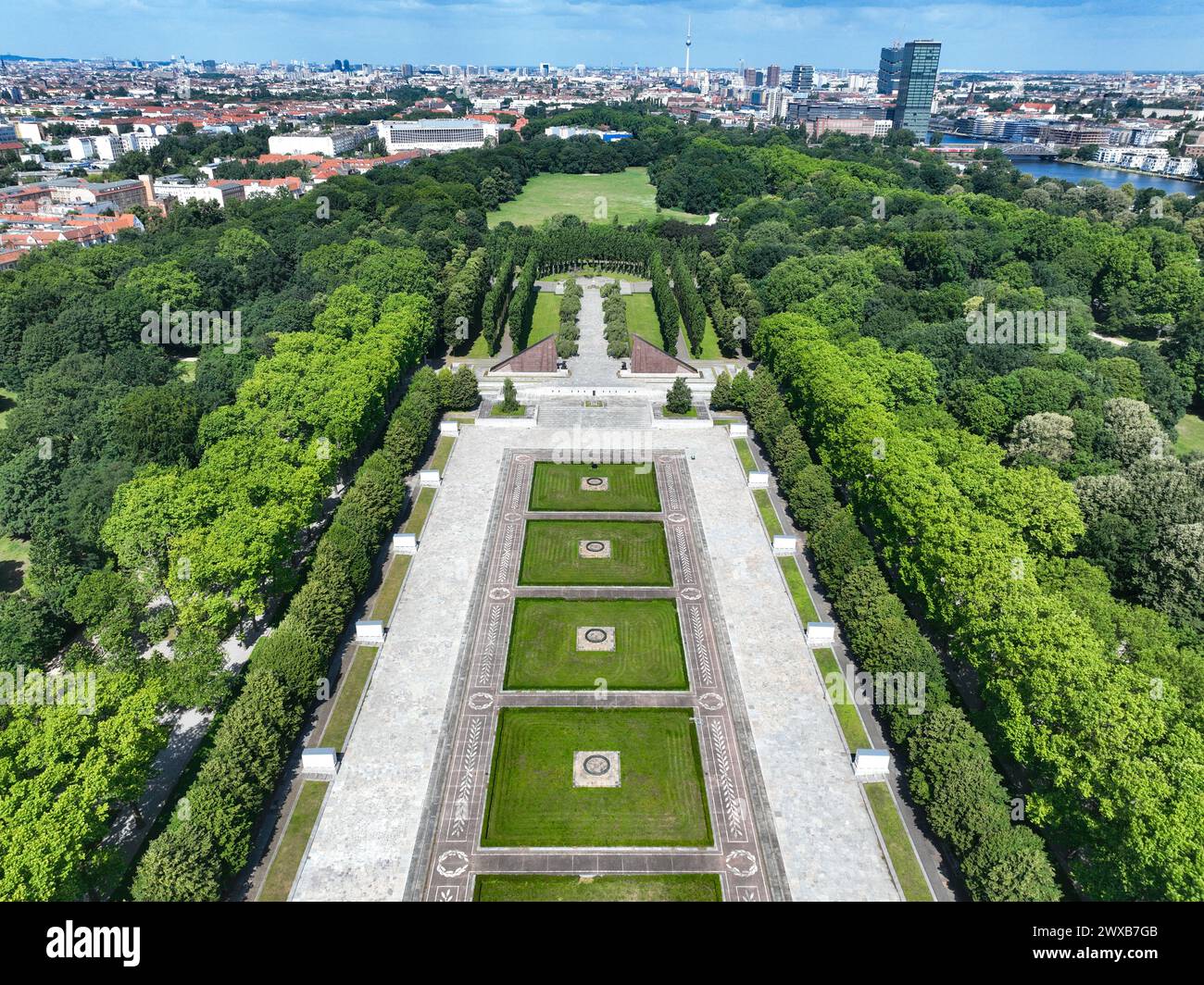 Aerial view of Soviet War Memorial with a great Red Army soldier in ...