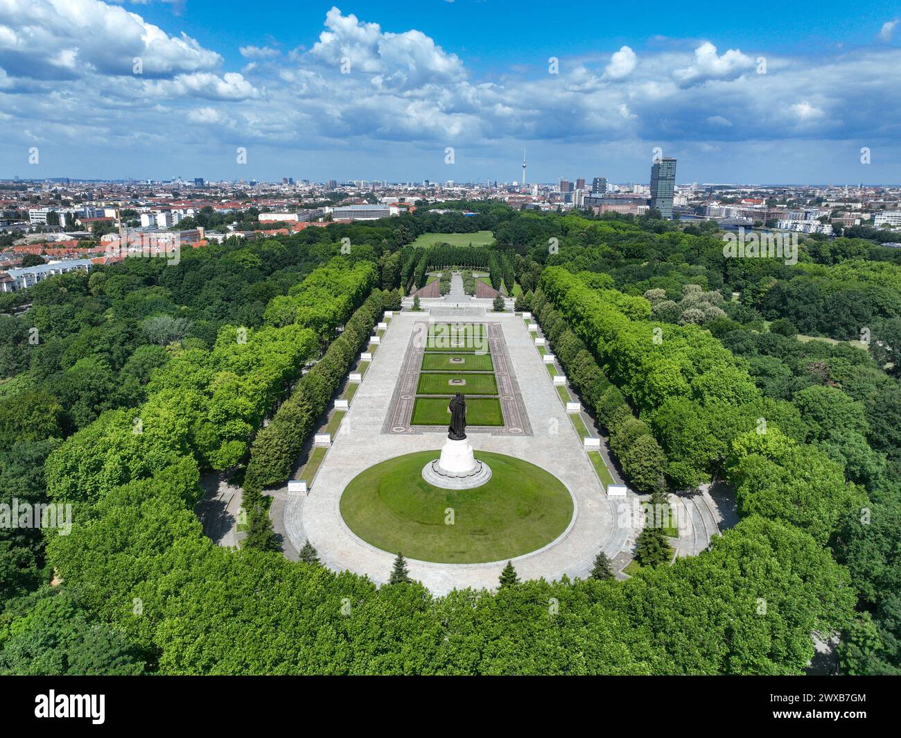 Berlin victory statue aerial hi-res stock photography and images - Alamy